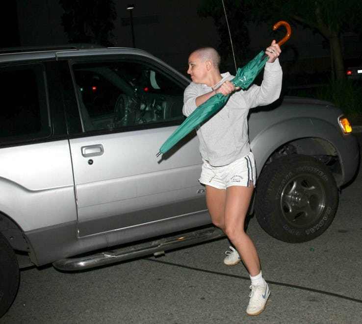 20 Paparazzi Photos So Bad These Celebs Could Not Recover From Them